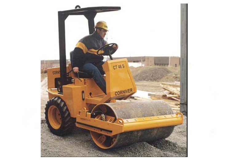 Compacteur Corniver CT48S Rouleau 48″ – Location Madden